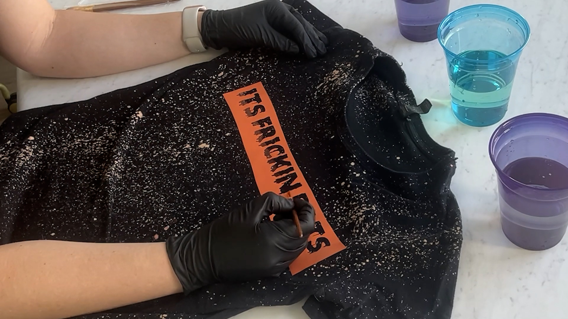 Paint with Bleach Using a Stencil - PRACTICAL & PRETTY